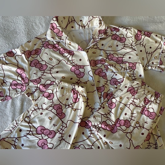 Intimates & Sleepwear | Hello Kitty Pj Set | Poshmark